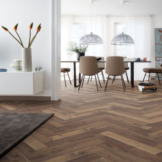 Vinylboden in Parkettoptik? Fischgrät macht's möglich!